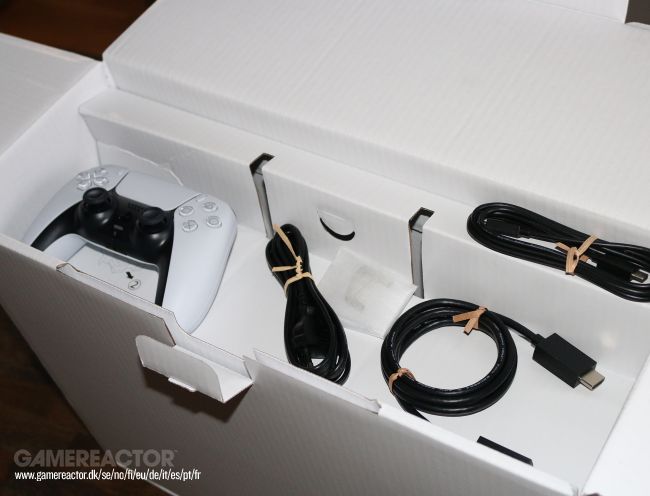 PlayStation 5 Proの箱を開けます - - Gamereactor